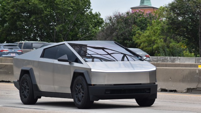 Cybertruck driver pulled over, vehicle seized over safety concerns: 'An ...