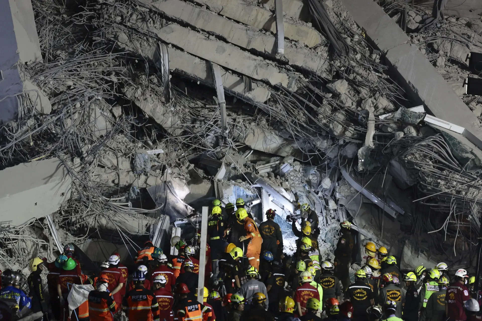 Myanmar earthquake kills over 1,000, leaves 2,376 injured in widespread ...