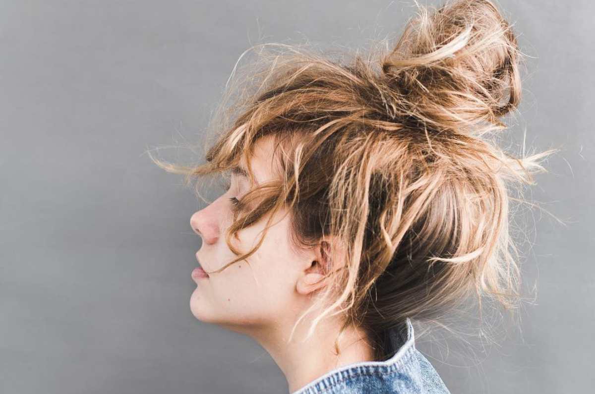 3 chongos despeinados casuales con tutoriales de TikTok