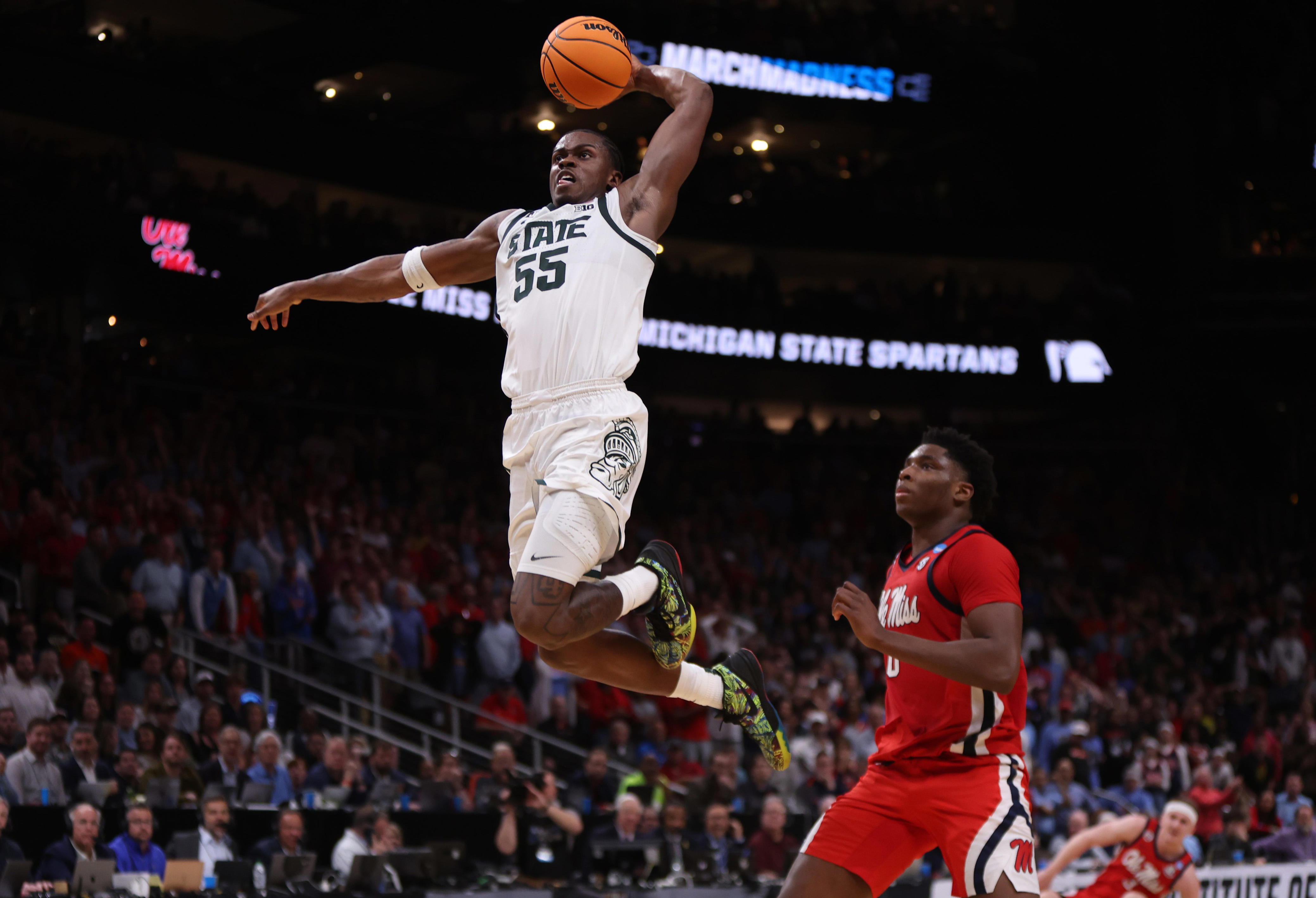 Watch MSU star Coen Carr throw down monster dunk on opening night of ...