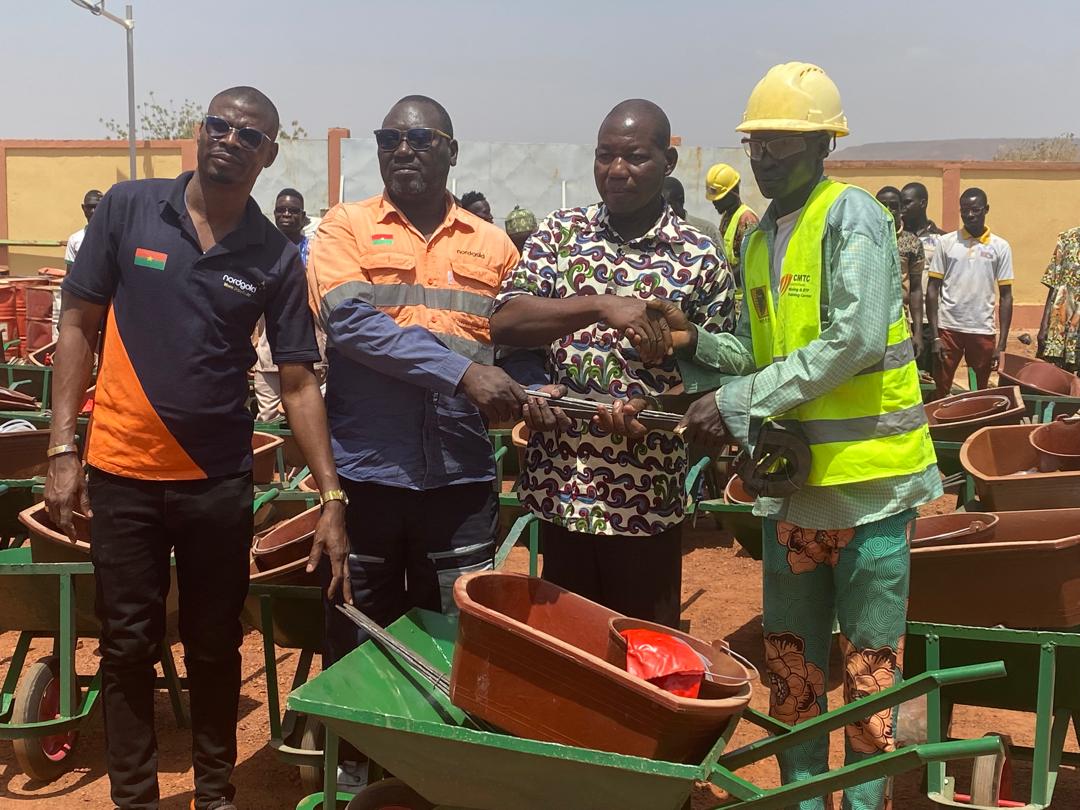 Commune de Sabcé : 60 jeunes formés en maçonnerie par Bissa Gold