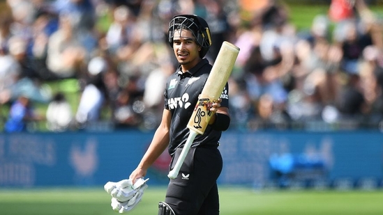 Lahore-born Muhammad Abbas breaks Pandya's ODI world record on debut ...