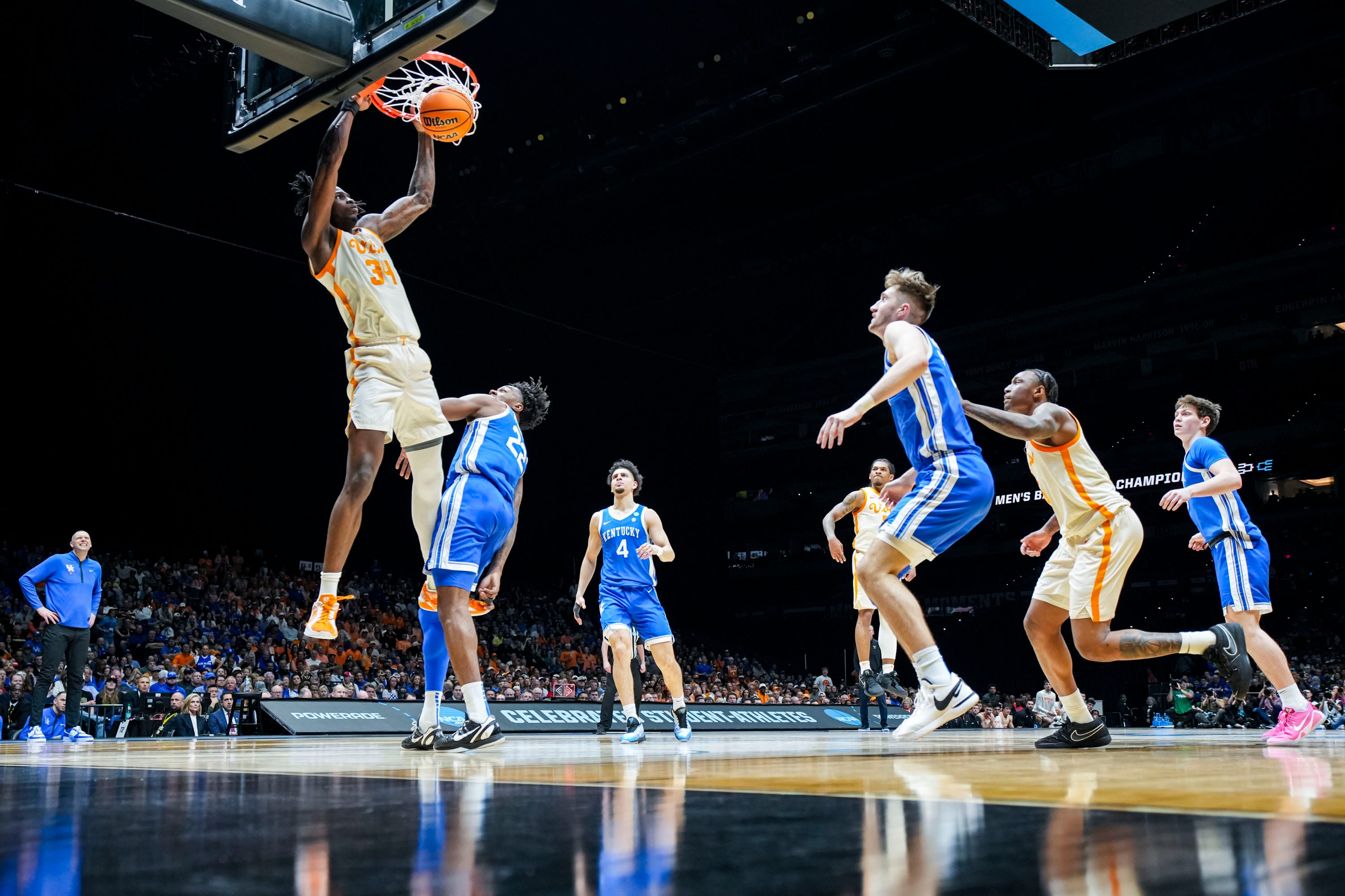 Tennessee vs Kentucky basketball score: Zakai Zeigler leads Volunteers ...
