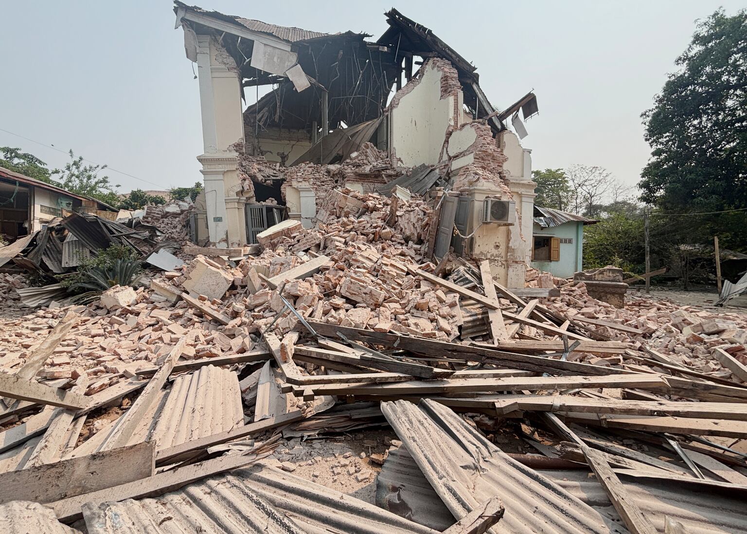 Death toll set to rise after earthquake causes destruction across Myanmar