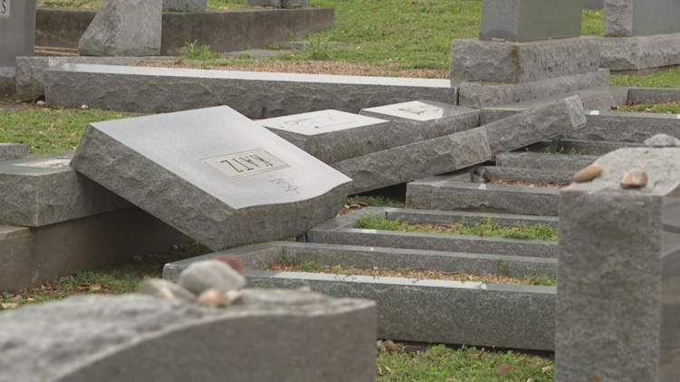 Houston cemetery desecration leaves Jewish community heartbroken