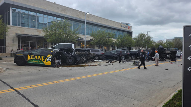 Driver injured after crashing into 7 parked cars at the Star in Frisco