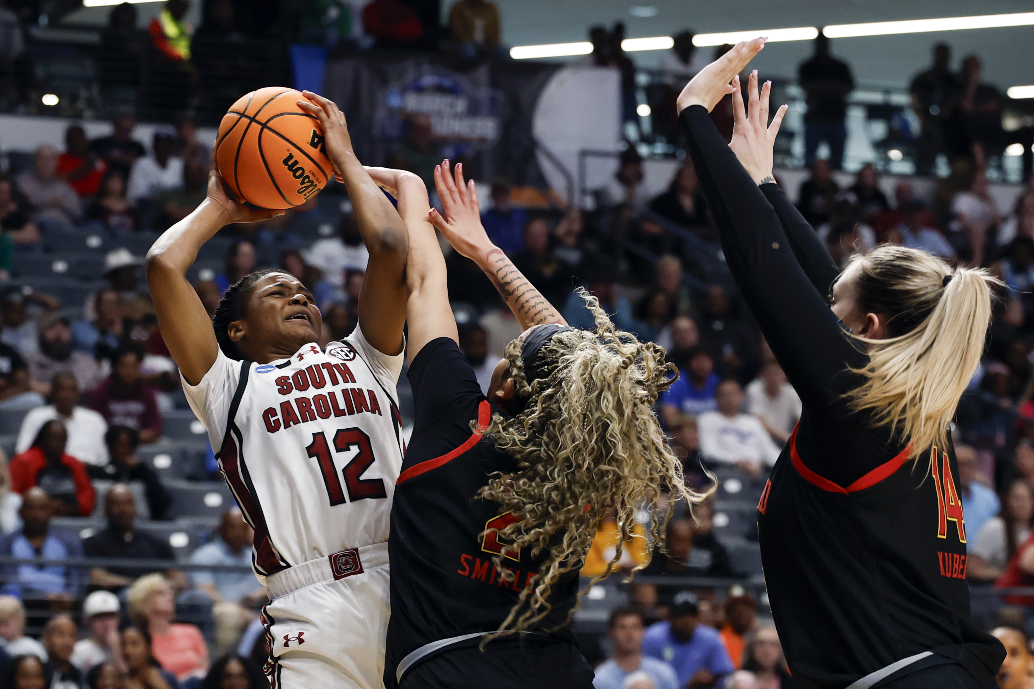 Maryland leads late but can’t knock off defending champion South Carolina