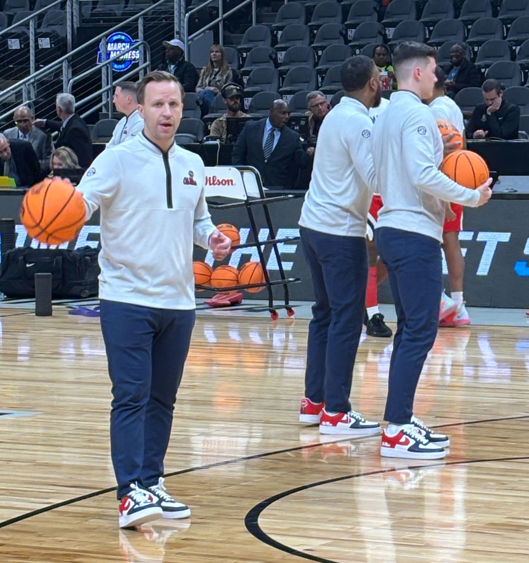 Ole Miss men's basketball coaches rock custom Air Force 1's vs ...