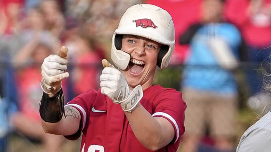 Razorbacks' Big First Inning Sinks Kentucky; Continues SEC Momentum