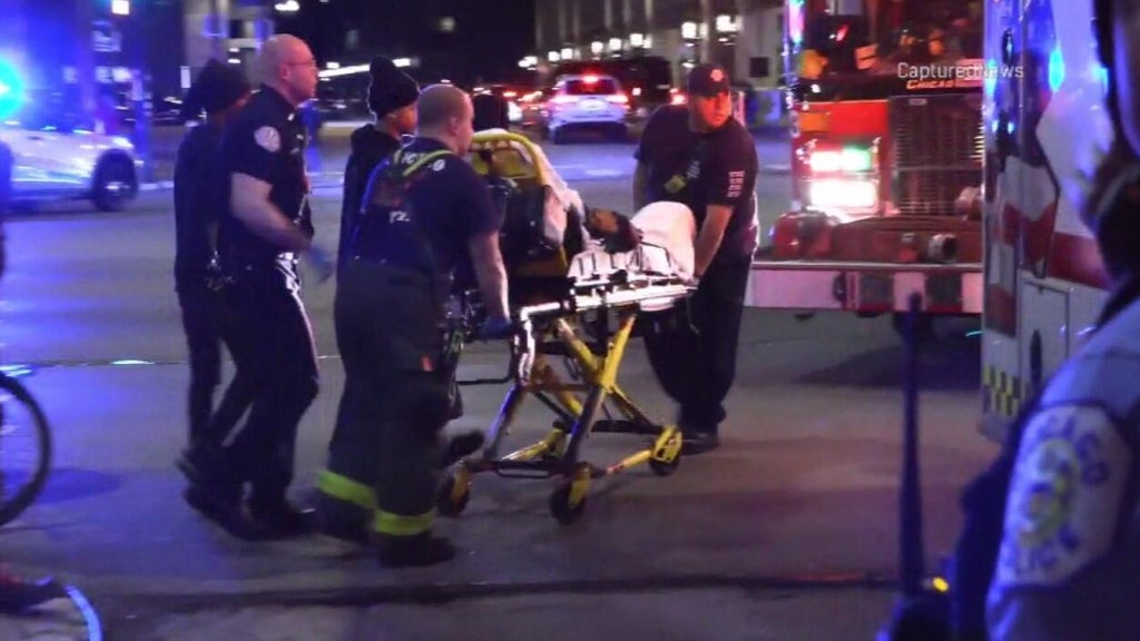 Chicago alderman renews push for earlier downtown curfew after 15-year ...