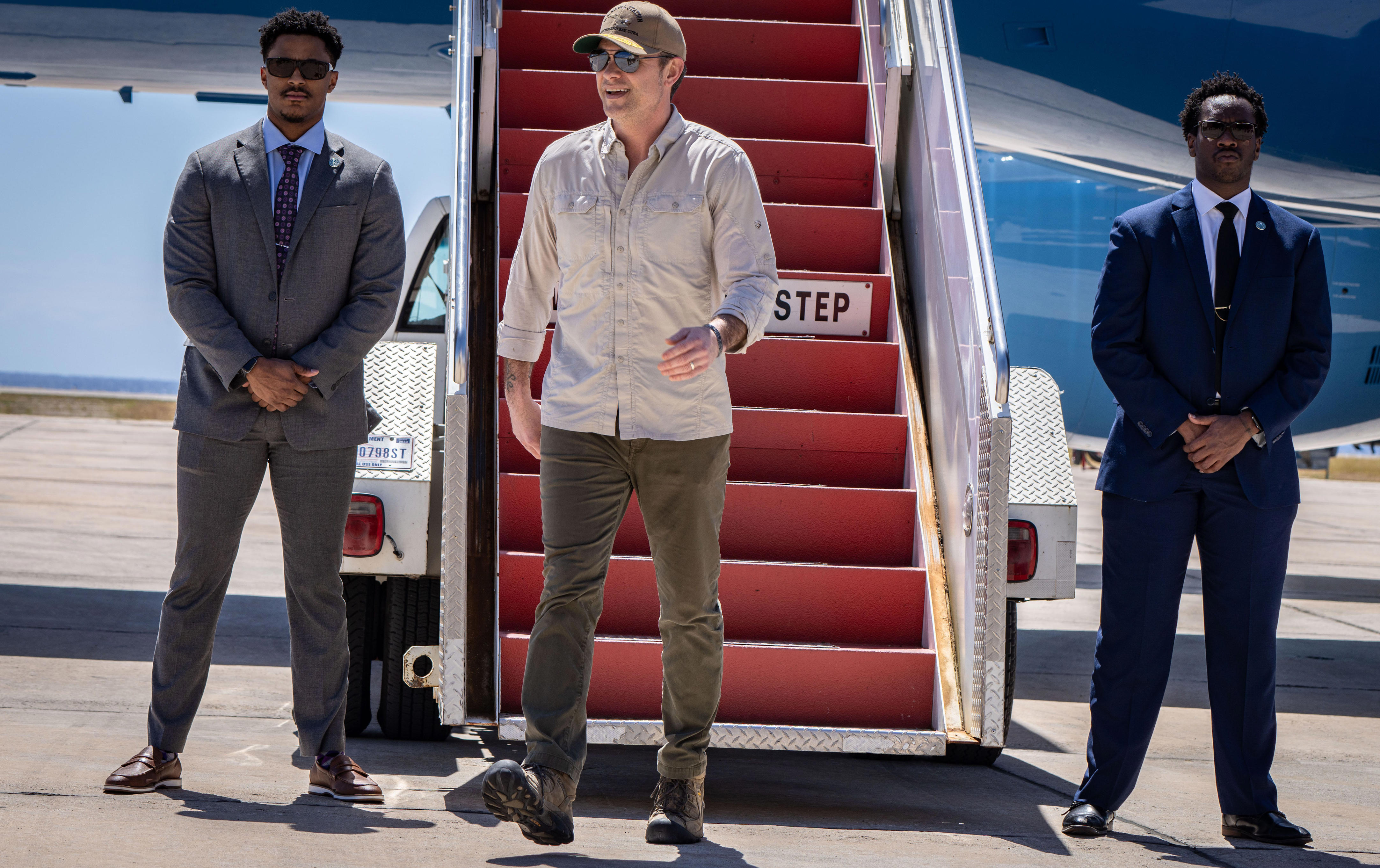 Beyond his bright blue suits, Pete Hegseth's unconventional style is ...