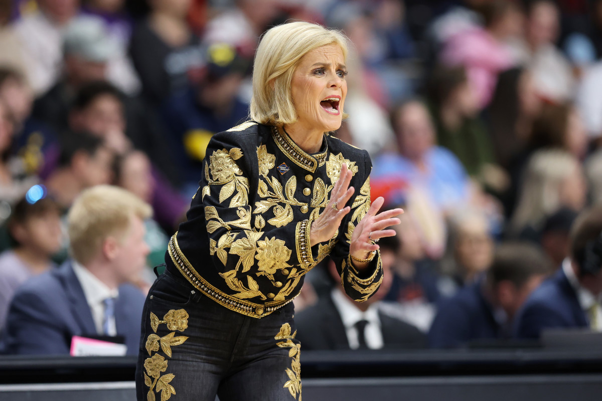 Kim Mulkey Praised For 'Classy' Gesture After NCAA Tournament Win