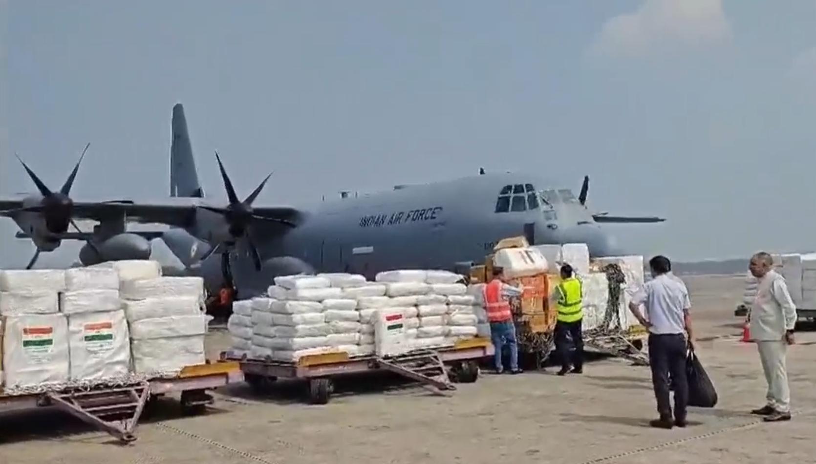 India sends air force plane carrying aid and rescue team lands to Yangon
