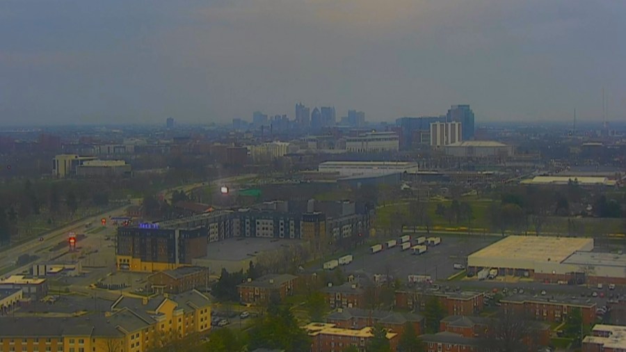 Warm weekend, rain returns Sunday, strong storms at night