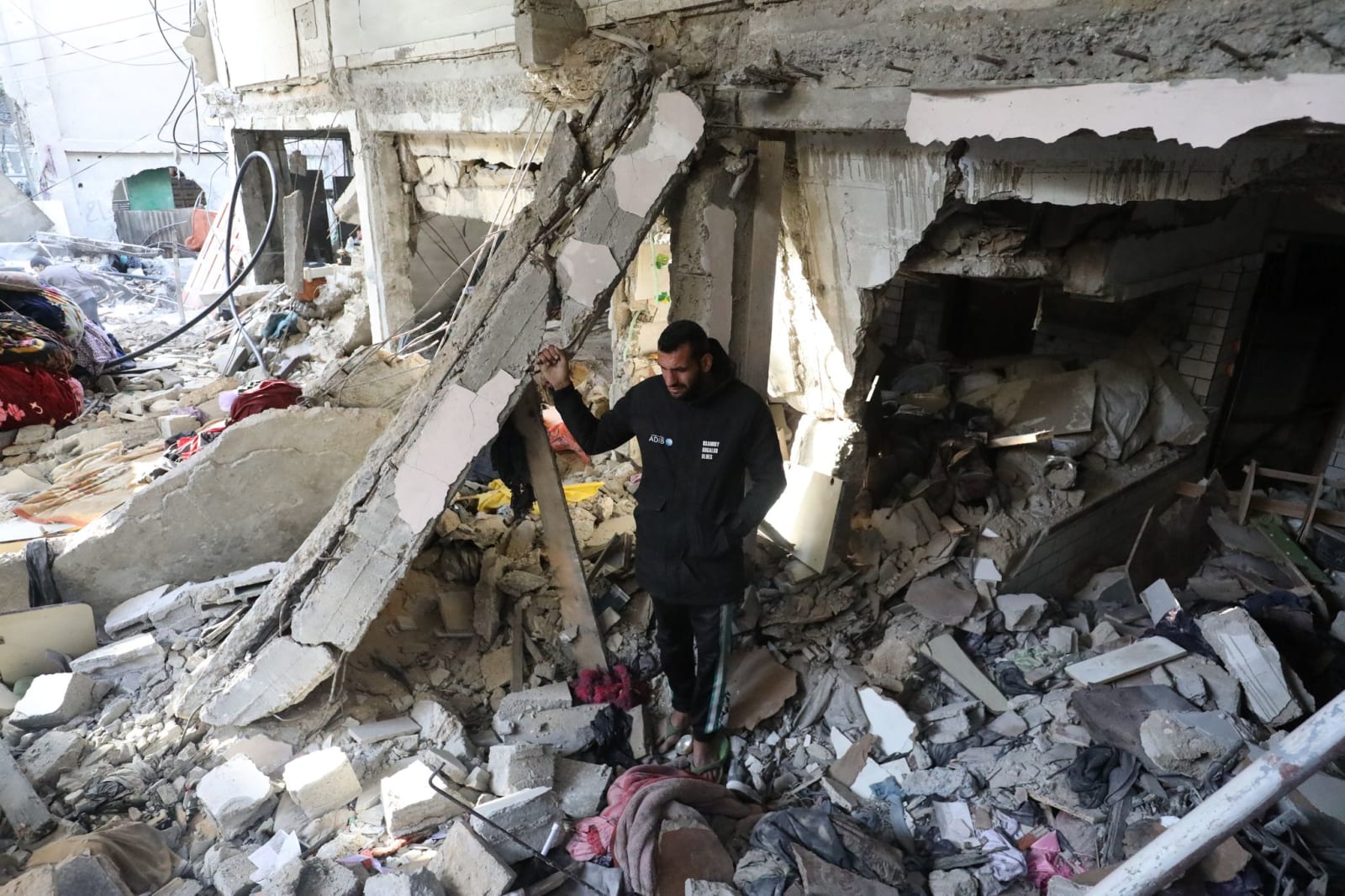 Red Crescent: Nine paramedics missing for a week in southern Gaza