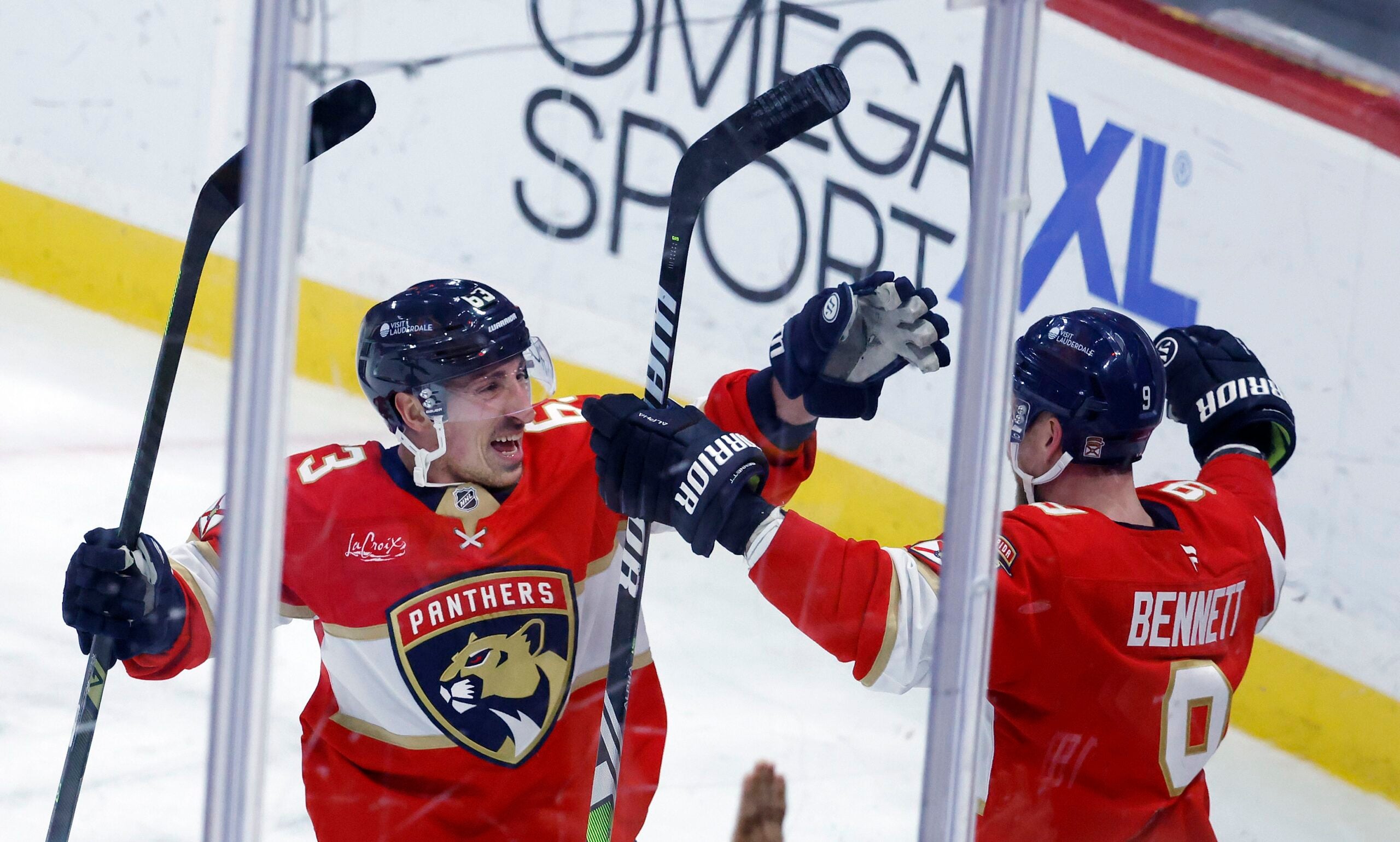 Brad Marchand notches assist on OT game-winner in Panthers debut