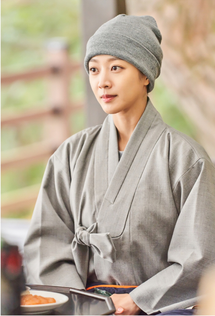 Cho Bo-ah and Kim Soo-hyun took a knock-off and became a monk..the new ...