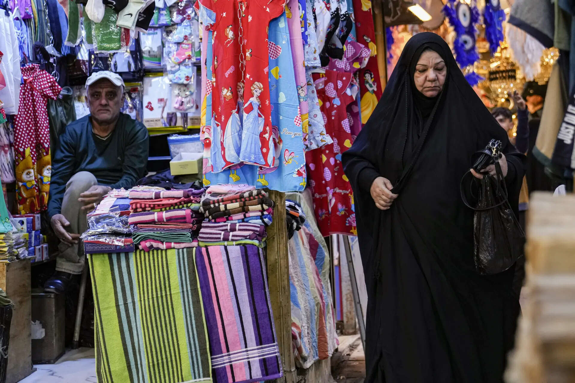 What is Eid al-Fitr and how do Muslims celebrate the Islamic holiday?