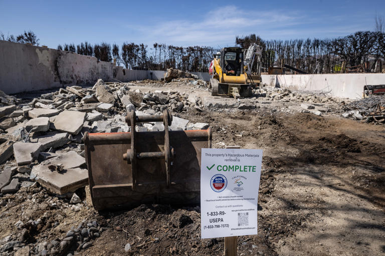 L.A. issues first rebuilding permits as fire recovery accelerates