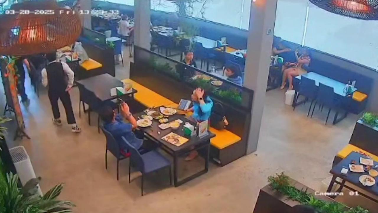 Myanmar earthquake shakes cafe in Chiang Mai, northern Thailand