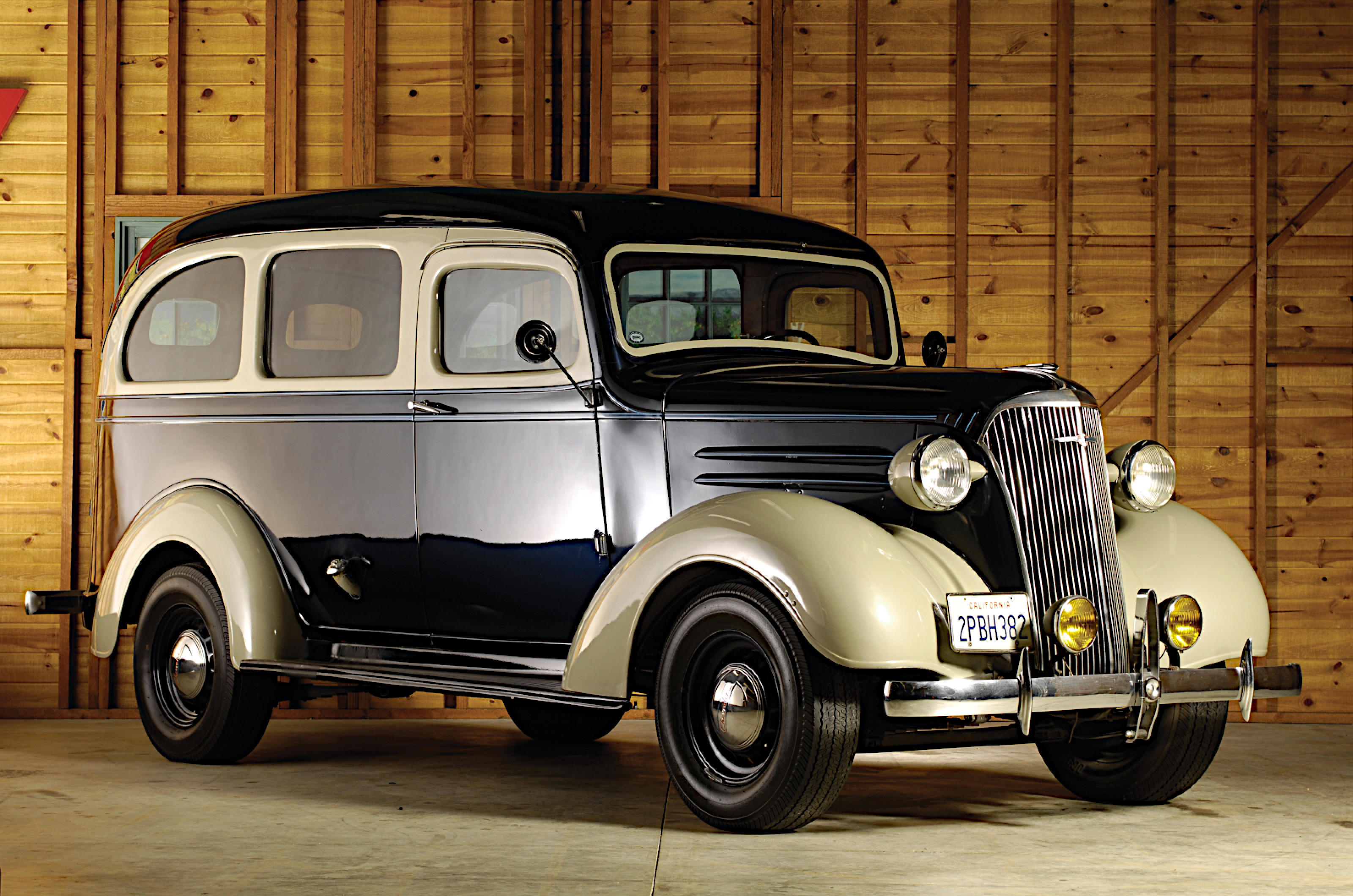 30 wonderfully utilitarian classic cars