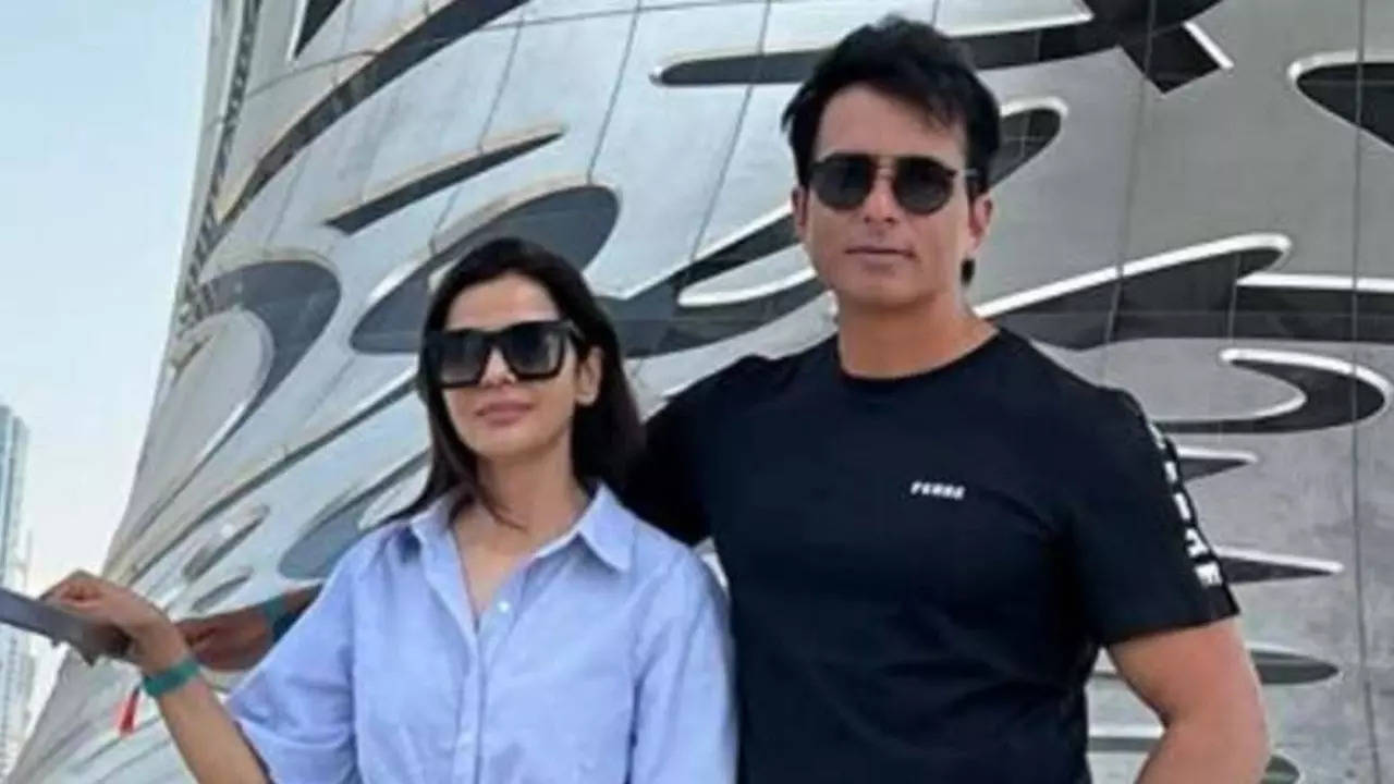 Sonu Sood’s wife, Sonali, gets discharged from the hospital; the actor ...