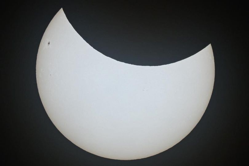 Solar eclipse brings stunning scenes from Cornwall in pictures