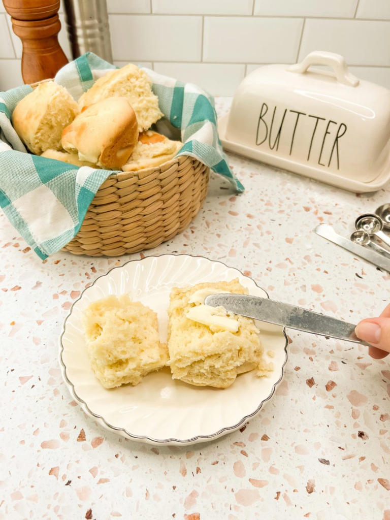 Easy Yeast Rolls from Scratch