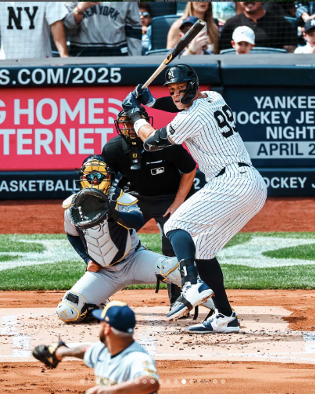 Going Batty: Yankees Blast Team Record 9 Homers, 3 By Aaron Judge, In ...