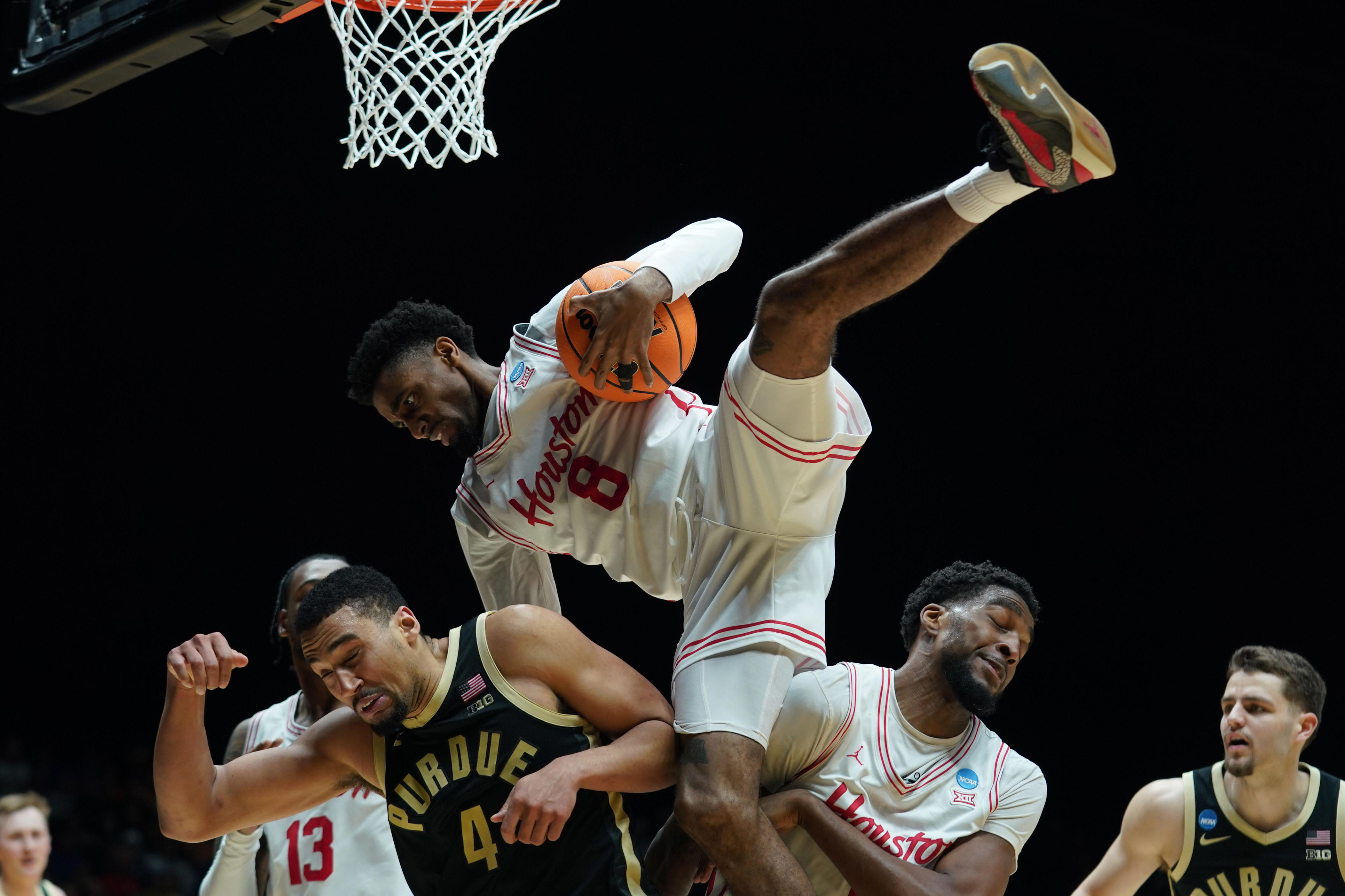 Will Houston basketball's Mylik Wilson play in Elite Eight vs Tennessee ...