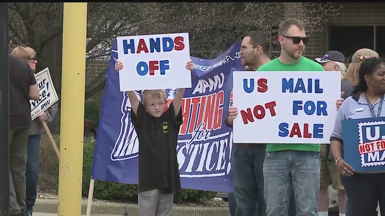 Union hosts rally in Youngstown against post office privatization
