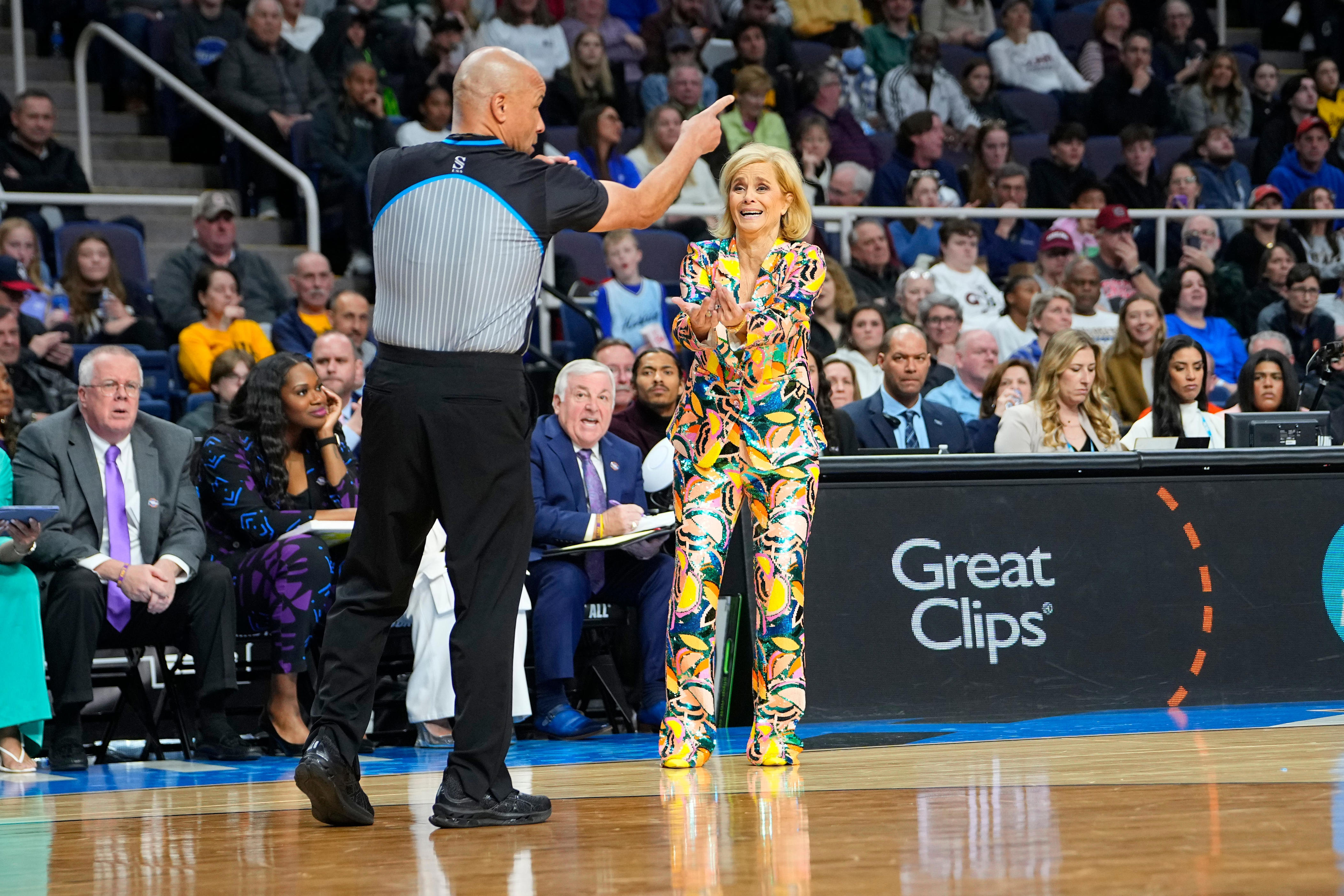 Kim Mulkey, LSU stand in the way of UCLA's first Women's Final Four