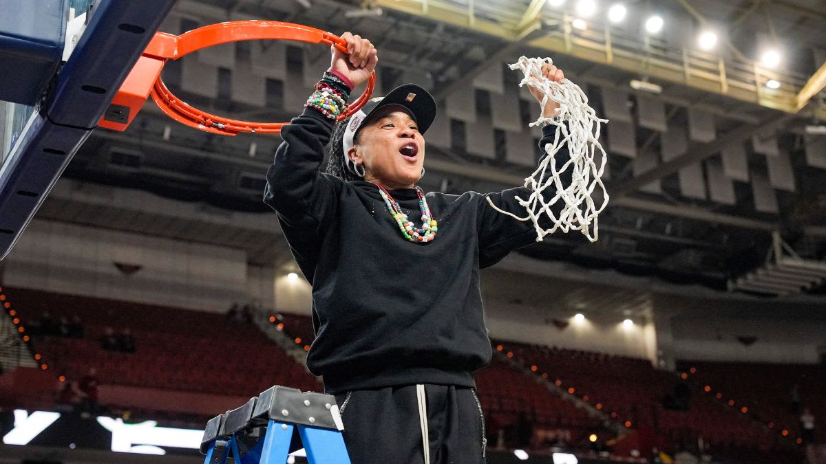 ESPN surprises Dawn Staley with reunion with Blakely Thompson before ...