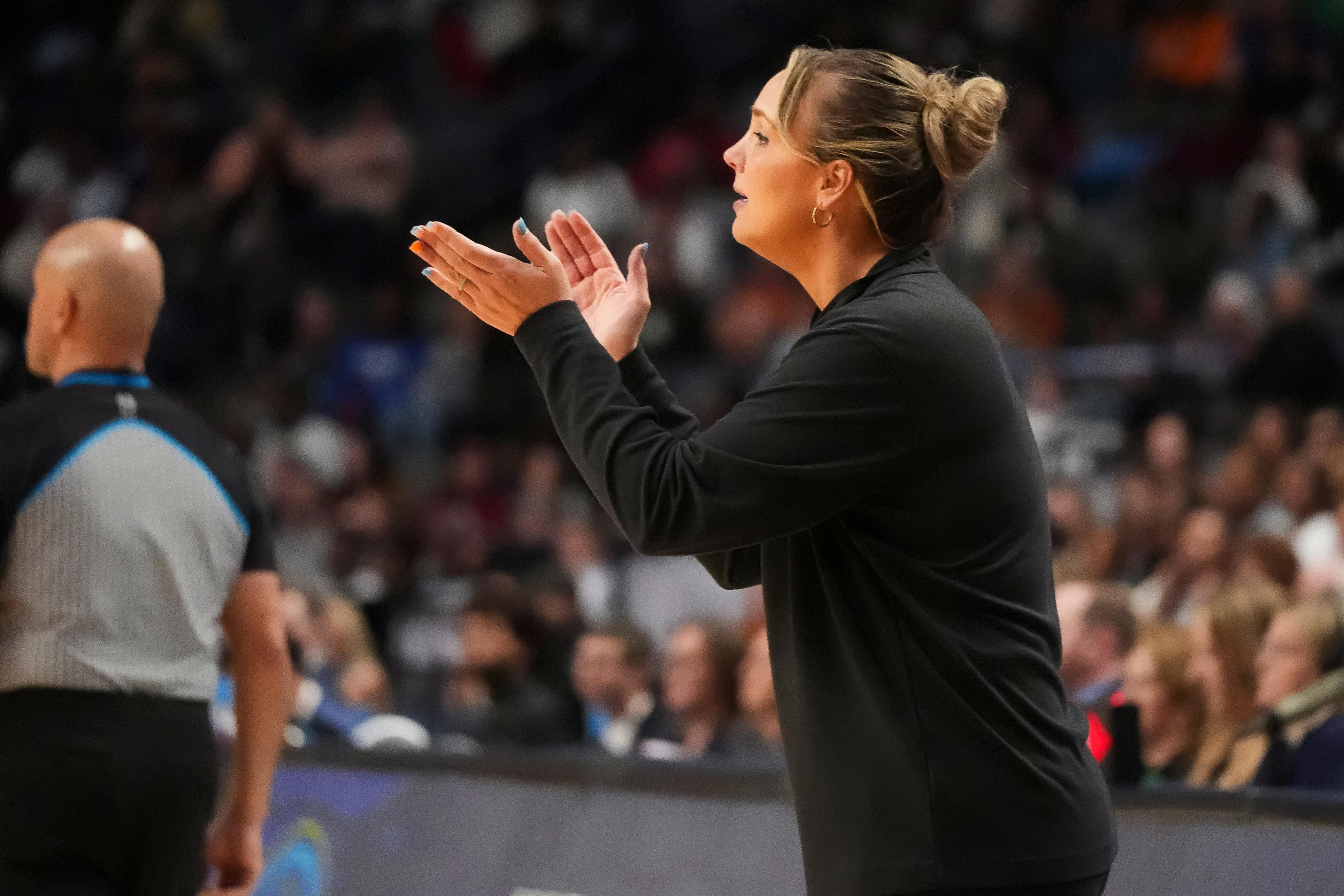 No. 2 prospect Oliviyah Edwards, who has dunked since 7th grade, plans ...