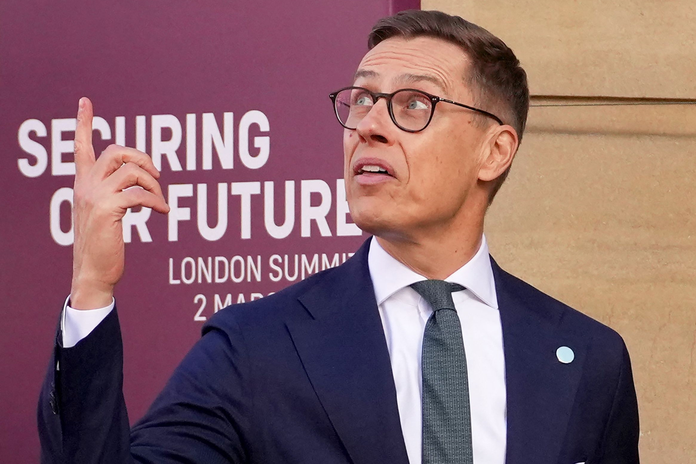 Trump spiller golf med Finlands præsident og vil købe isbrydere