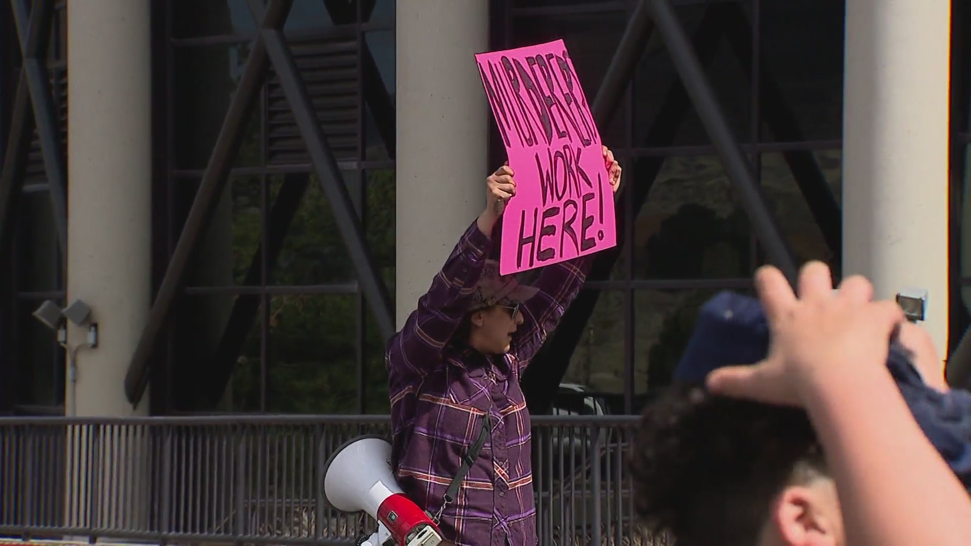 Protesters rally outside Jefferson County Jail after 6 in-custody ...