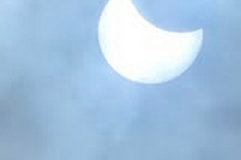 Solar eclipse brings stunning scenes from Cornwall in pictures