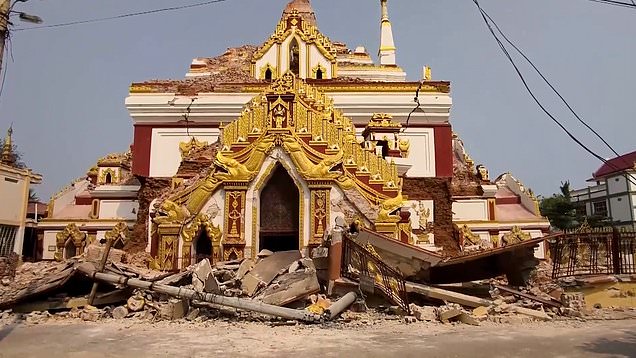 Temples and buildings destroyed in Mandalay following quake