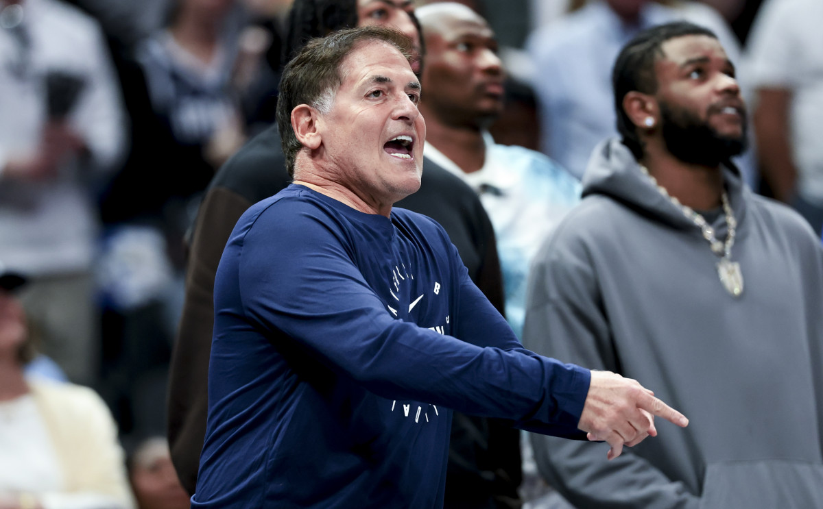 Mark Cuban's Reaction to 'Fire Nico' Chants During Luka Doncic's Return