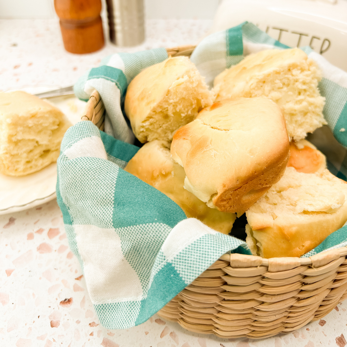 Easy Yeast Rolls from Scratch