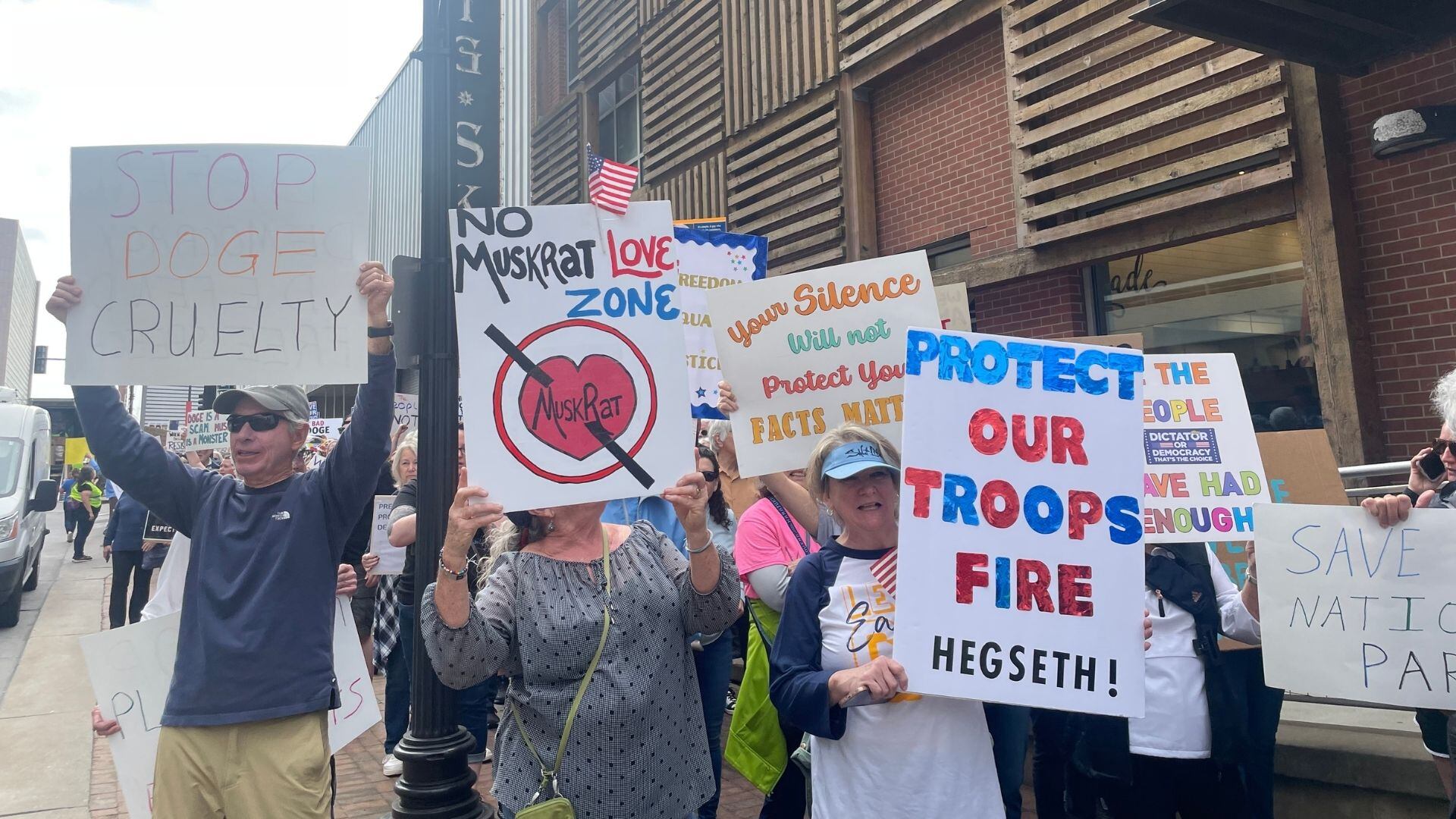 Hundreds gather in downtown Kansas City to ‘March for Democracy ...