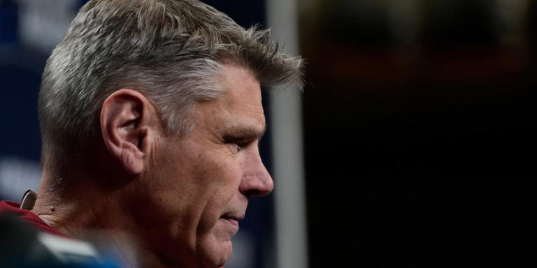 Villanova coaching search: Pete Thamel lists Porter Moser as candidate ...