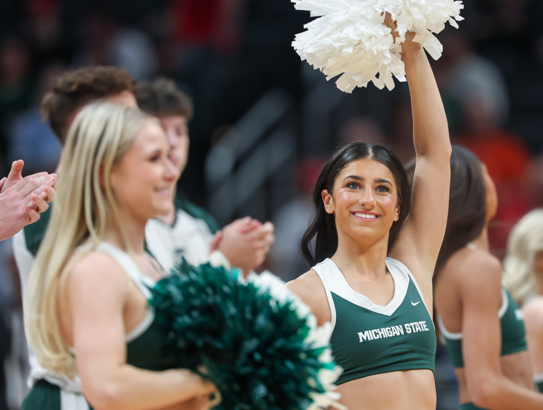 Michigan State Cheerleader Stuns With Sweet 16 Photos