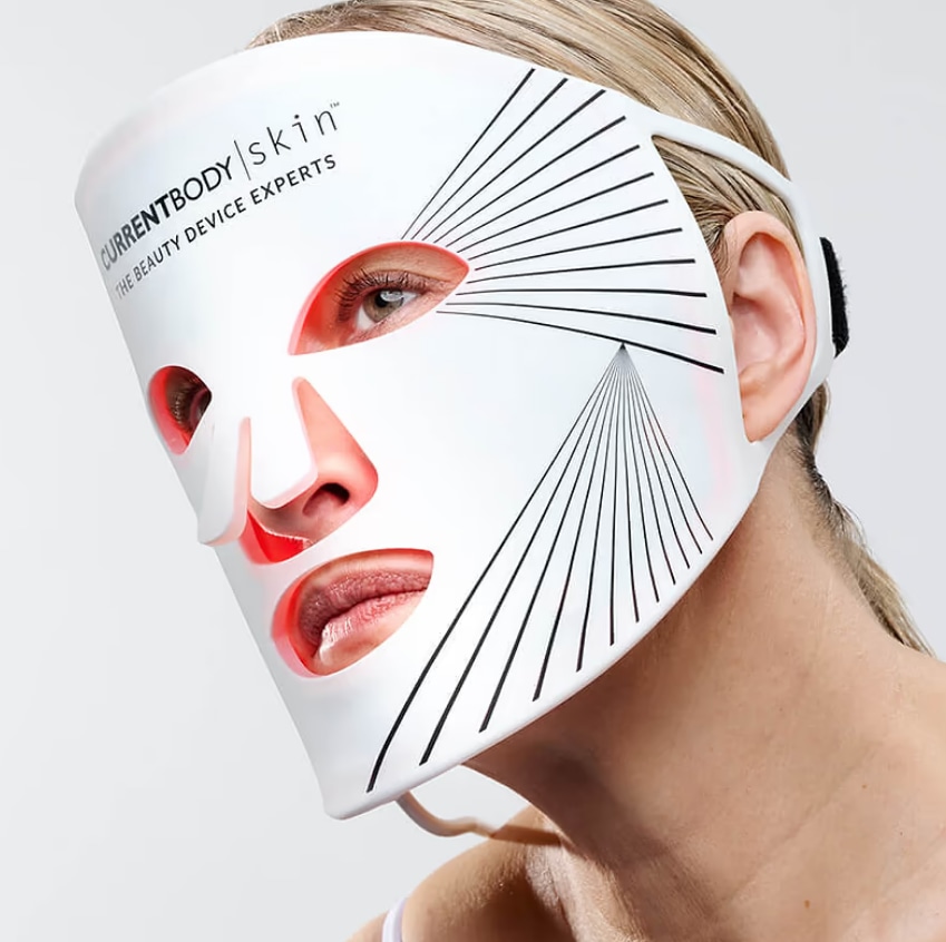 Jennifer Aniston's scary looking face mask is 6x more powerful than LED ...