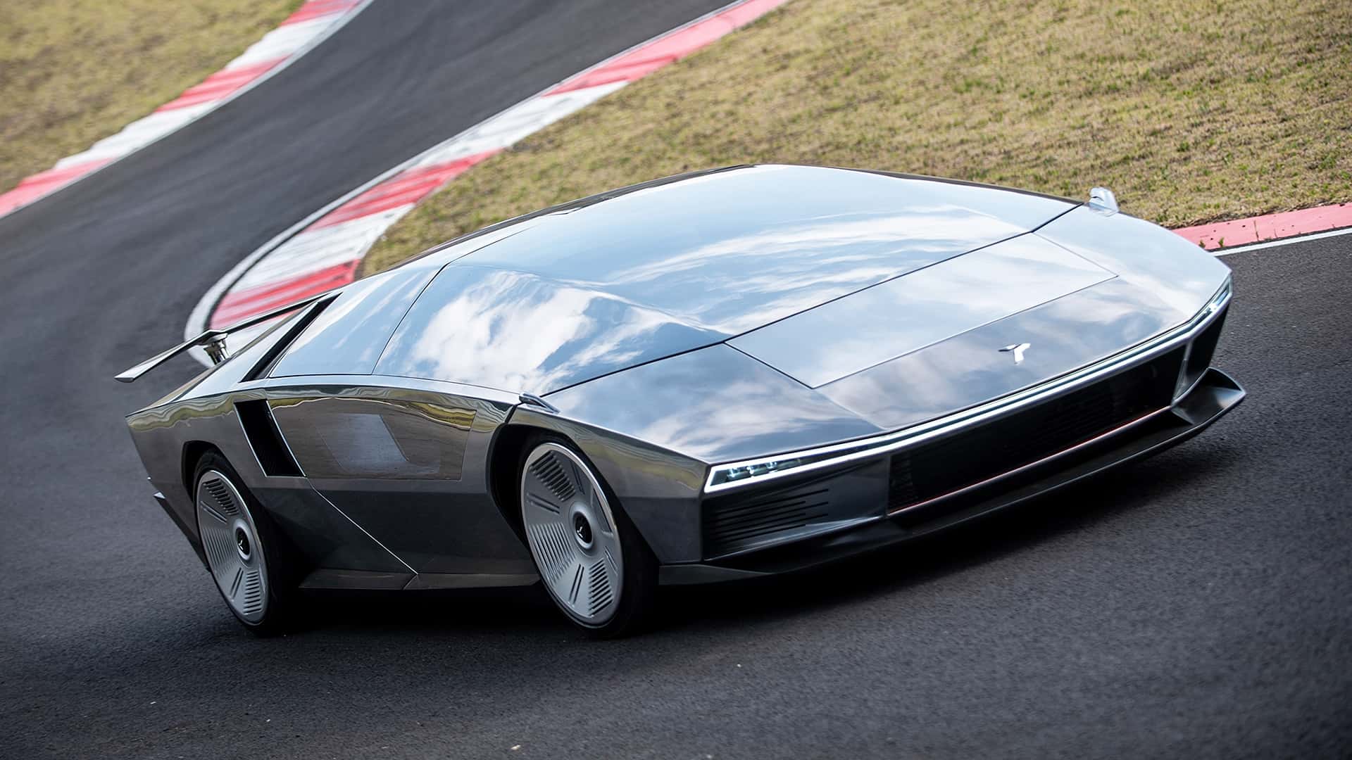 La Maserati MC20 "habillée" par Giugiaro pour rendre hommage au passé