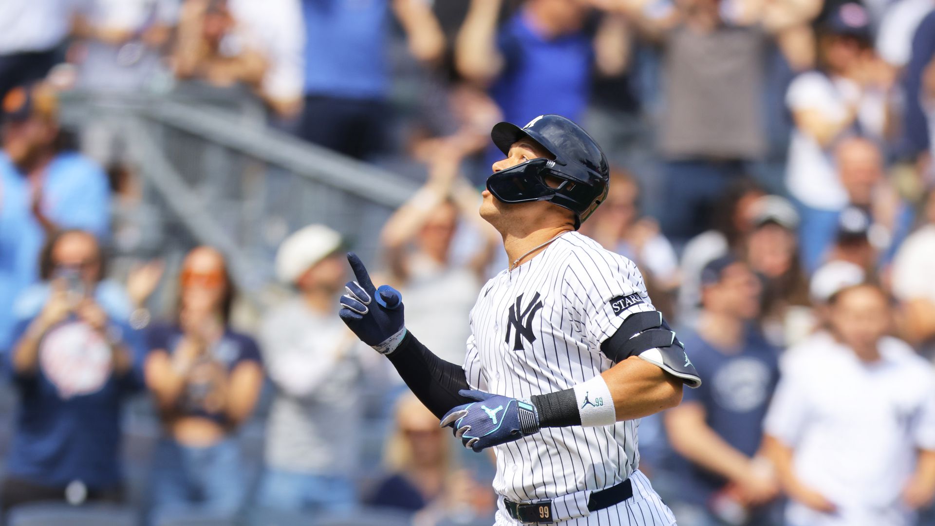 Yankees homer on first three pitches against Nestor, set team record