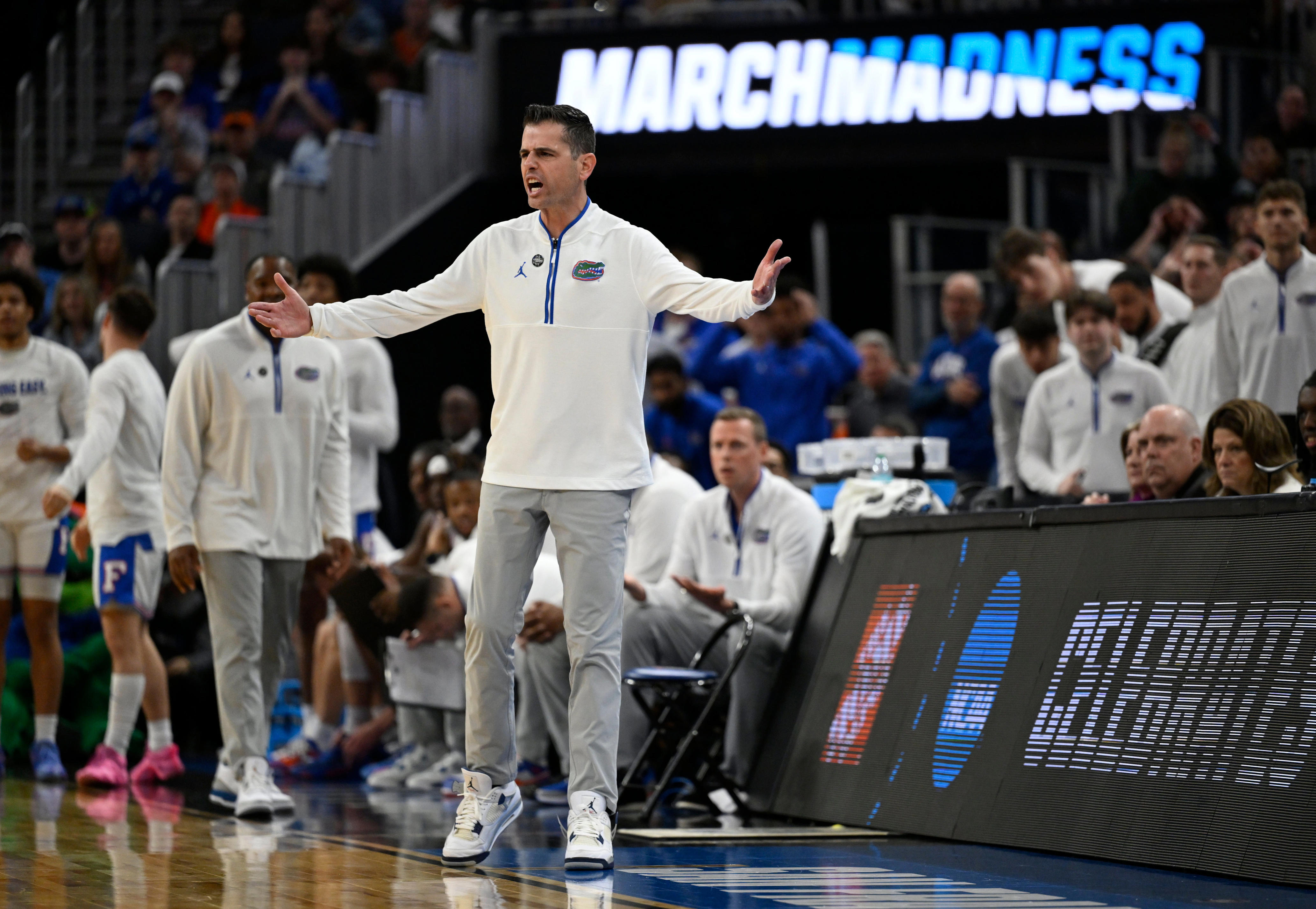 How Florida basketball coach developed close relationship with Auburn ...