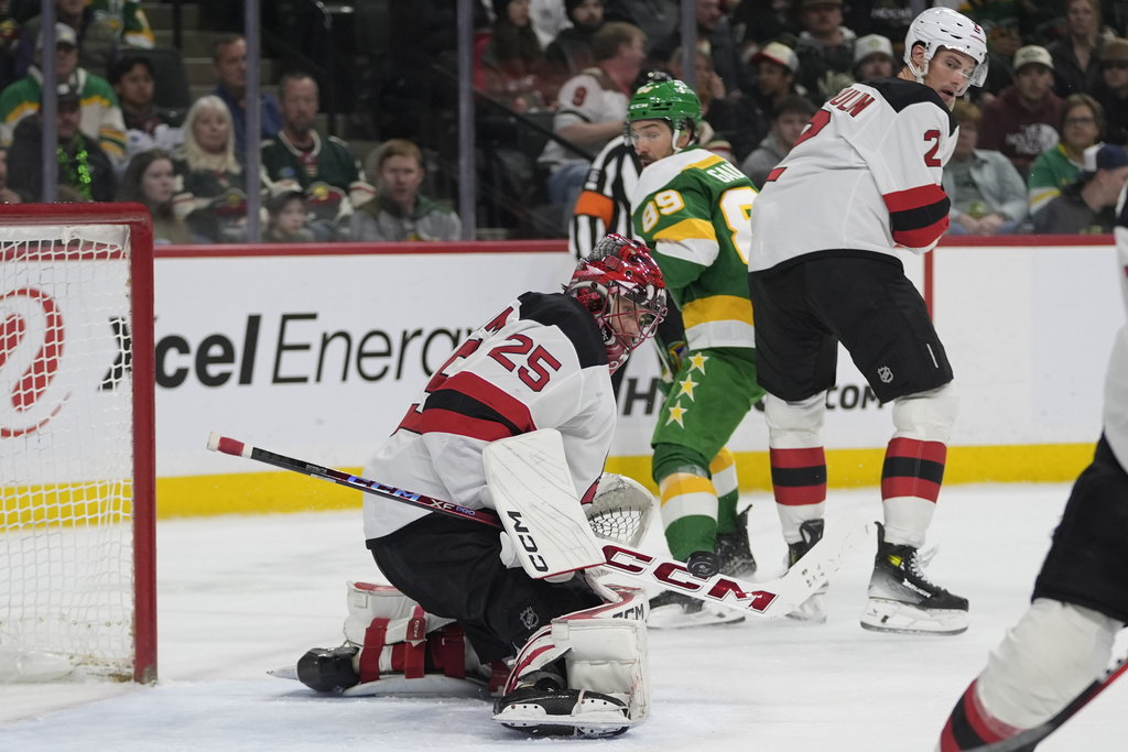 Hischier has hat trick, Devils top Wild 5-2