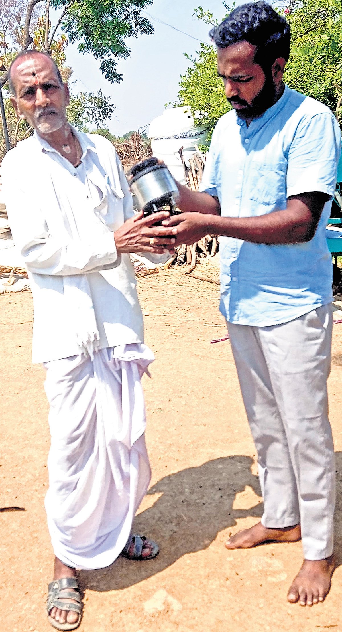 A tiffin box-sized lab boosts crop yields