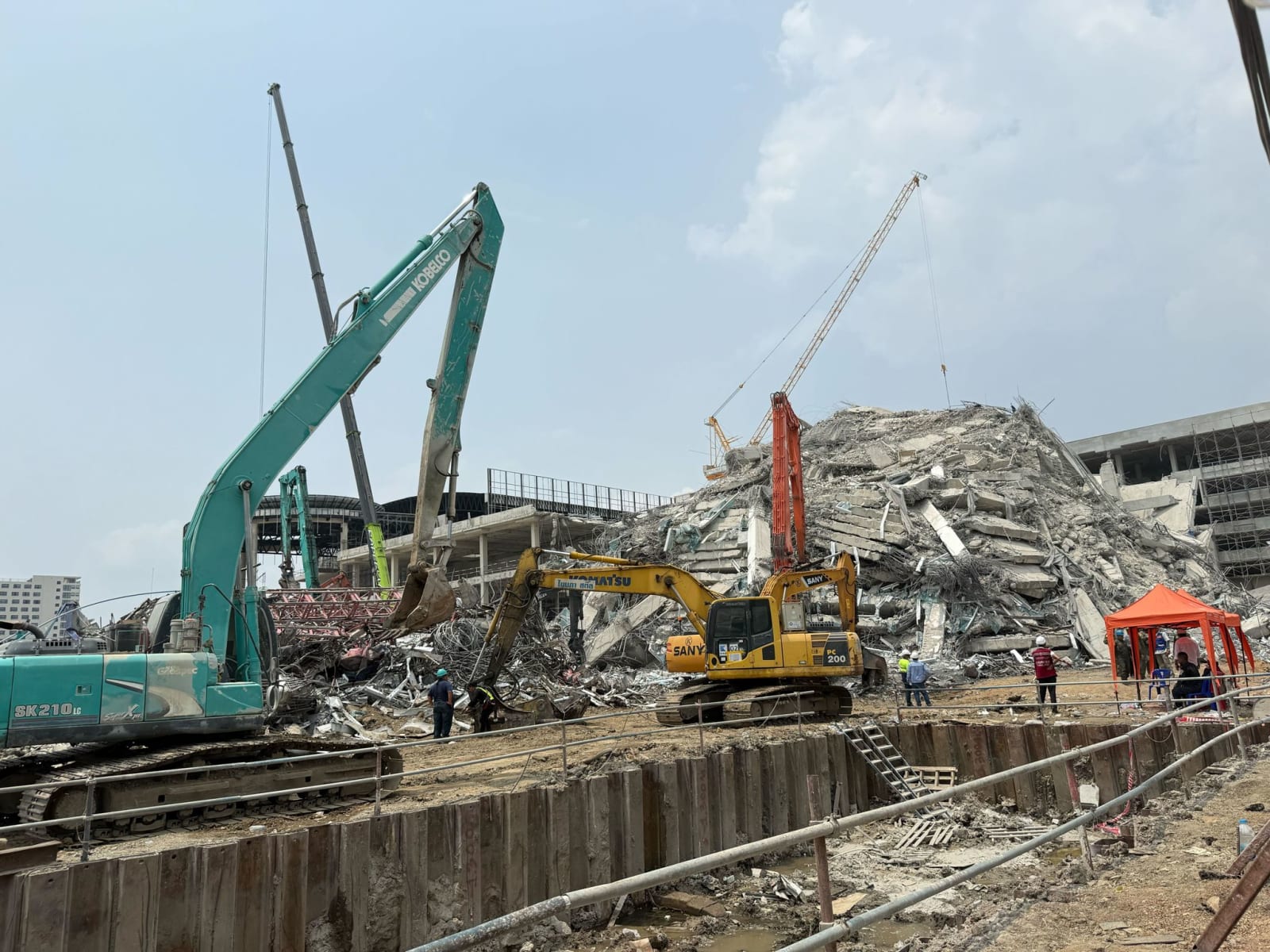 Bangkok earthquake death toll rises to 17, dozens still missing